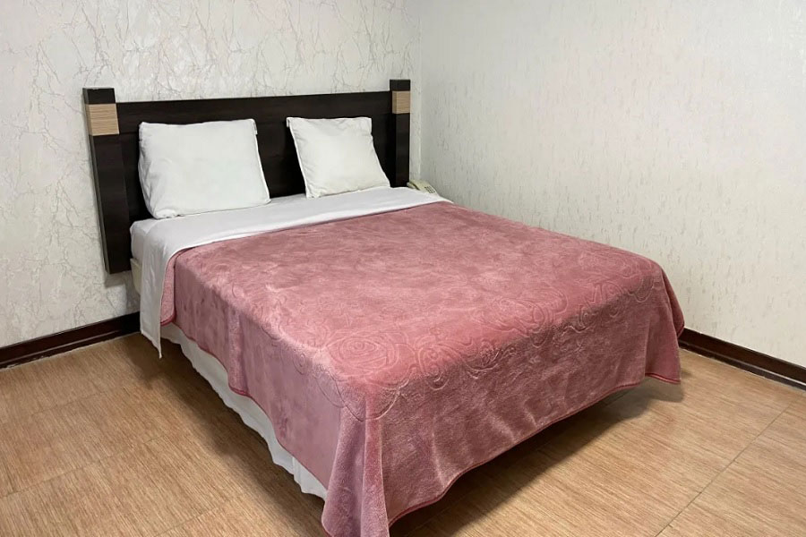 Isfahan Julfa Hotel - Okaybooking