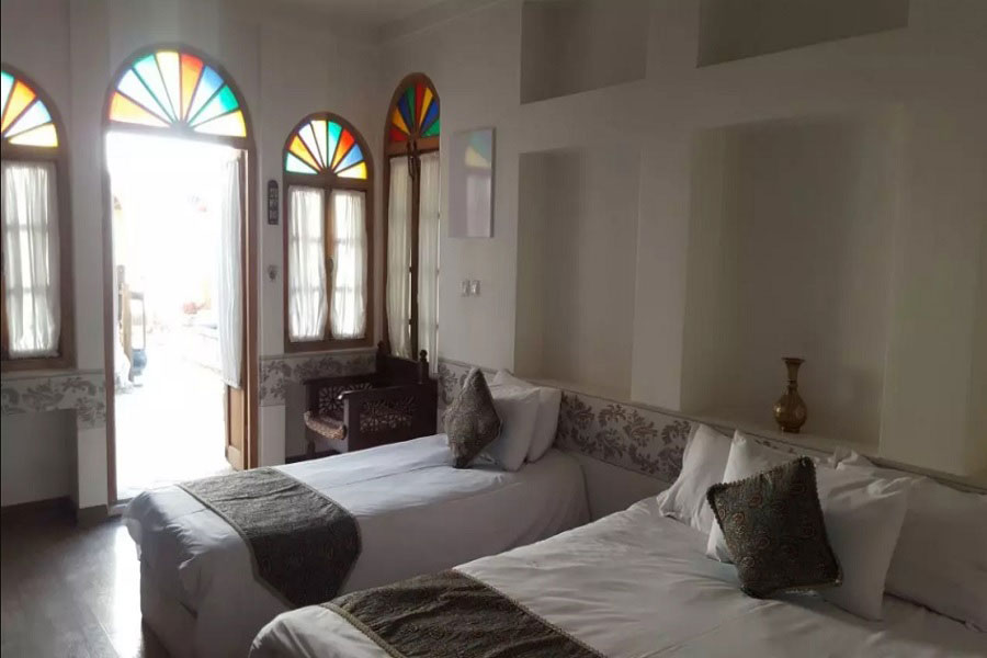 Isfahan Atigh Traditional Hotel - Okaybooking